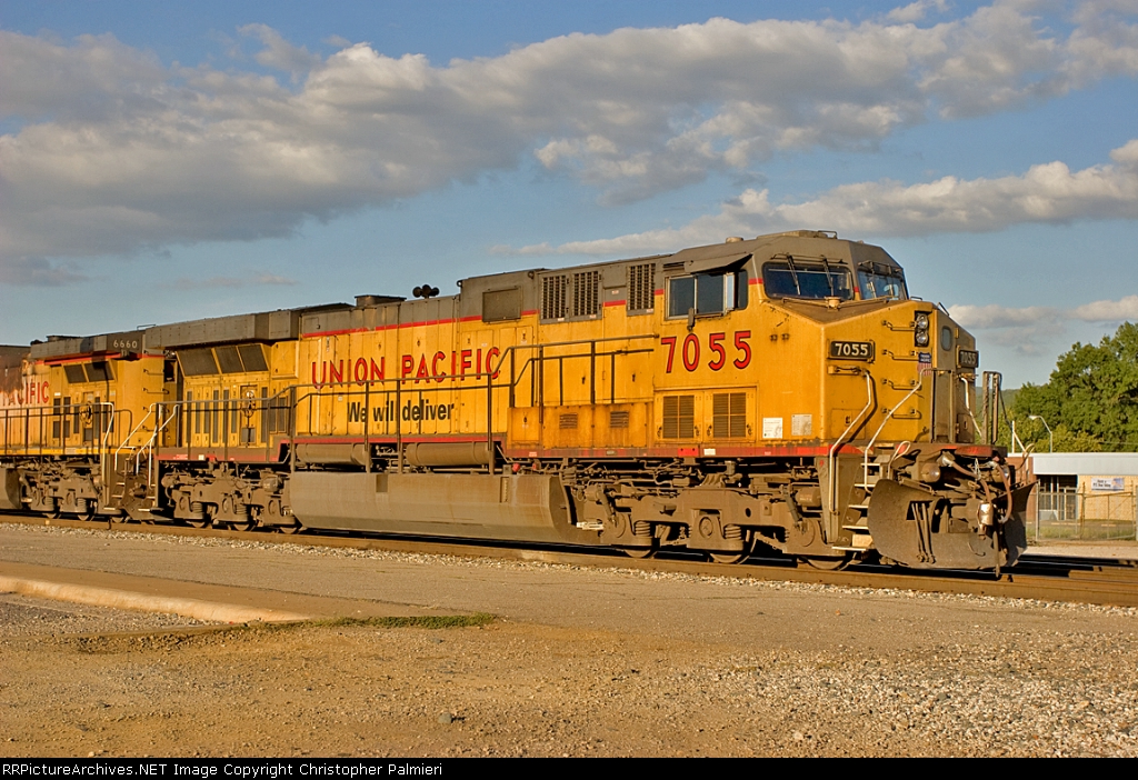 UP 7055 - Rear DPU on KCS C-WEKC-02